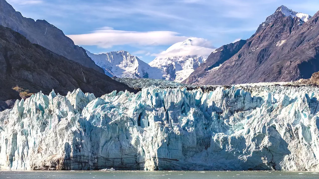 16 Famous Alaska Landmarks You Must See